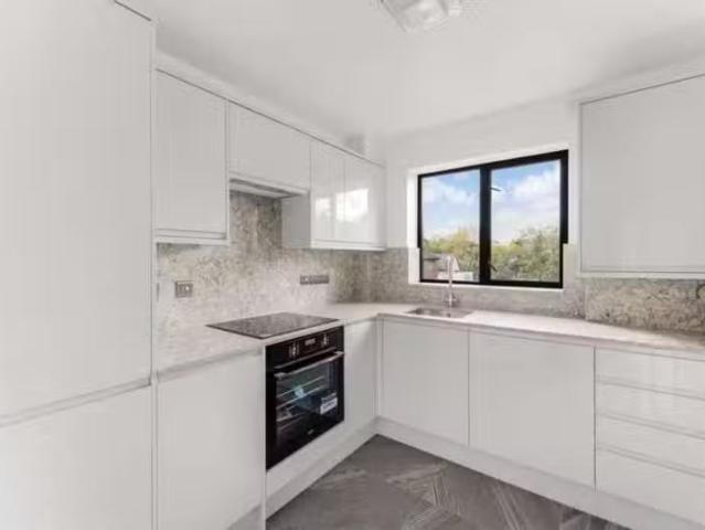 1 bedroom flat to rent in Temple Fortune, NW11