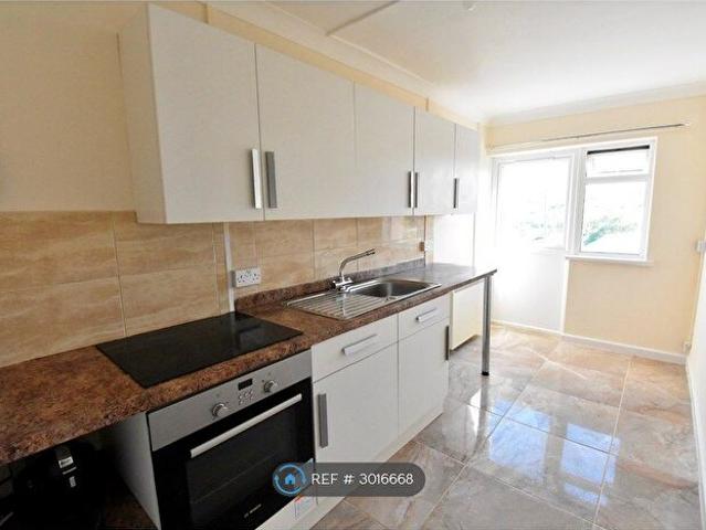 1 Bedroom Flat To Rent In The Hendre Flats, Brynmawr, Wales, NP23