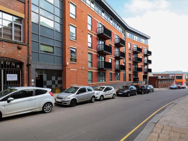 1 bedroom flat to rent in upper allen street ashton point s3