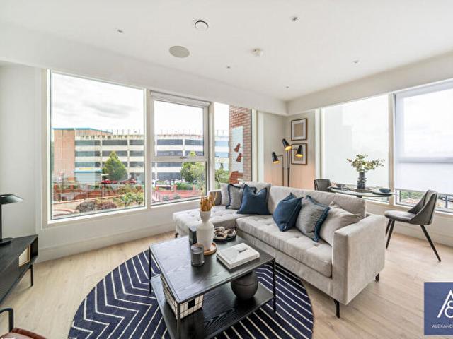 1 Bedroom Flat To Rent In Virginia House, Walton Street, HP21