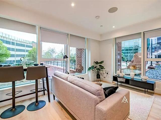 1 Bedroom Flat To Rent In Walton Street, Aylesbury, Buckinghamshire, HP21