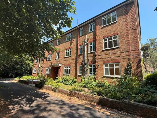 1 Bedroom Flat To Rent In West Court, West Walk, Leicester, Leicester City, LE1