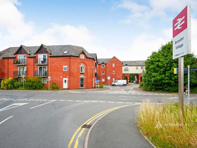 1 Bedroom Flat To Rent In Westholm Court, Bicester, Oxfordshire, OX26