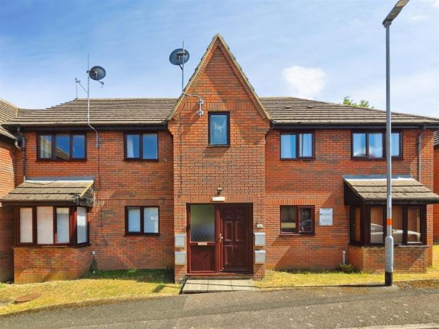 1 Bedroom Flat to Rent in Whites Rise, Irthlingborough, Northants, NN9
