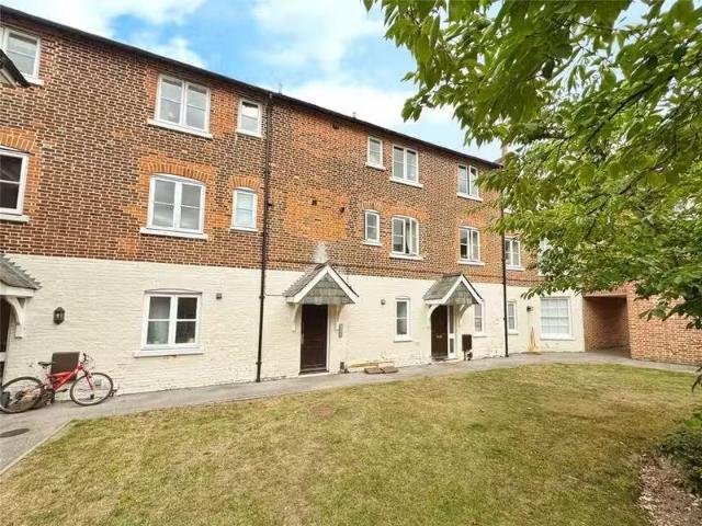 1 bedroom Flat to rent, Junction Road, Andover, SP10 £975 pcm