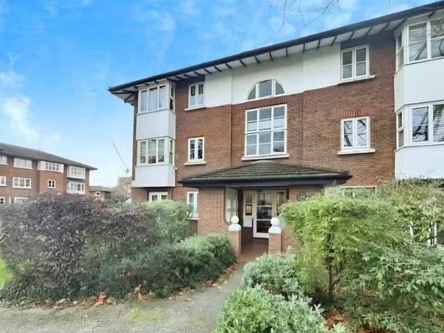 1 bedroom Flat to rent, Kingsworthy Close, Kingston Up On Tham.