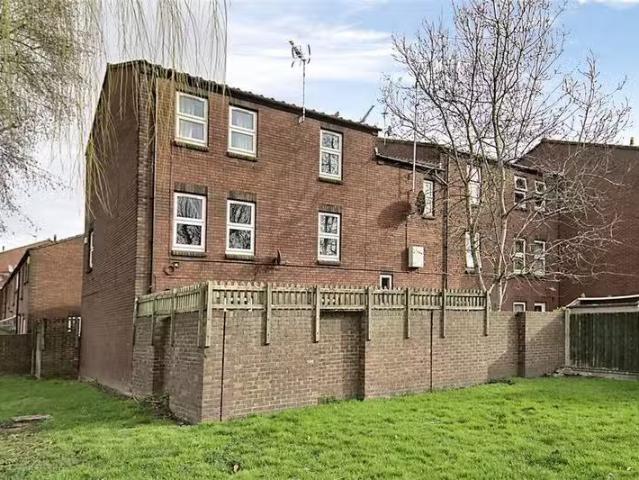 1 bedroom Flat to rent, Parkway, Erith, DA18 £1,250 pcm