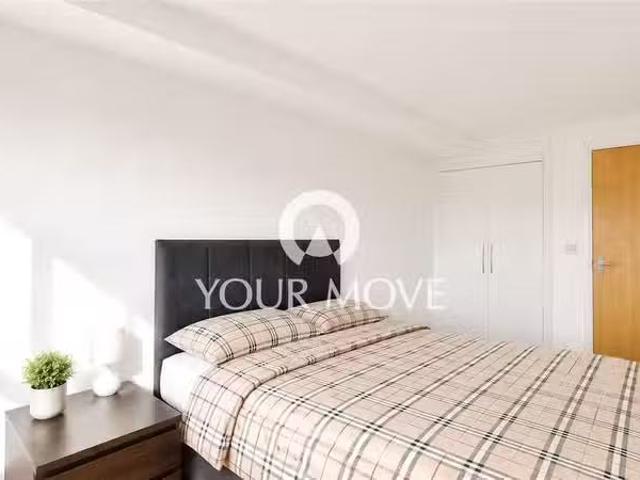 1 bedroom Flat to rent, Pettacre Close, London, SE28 £1,500 pcm
