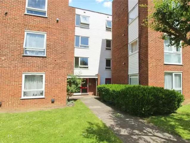 1 bedroom Flat to rent, Robin Hood Lane, Sutton, SM1 £1,250 pcm
