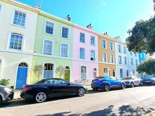 1 bedroom Flat to rent, Stanhope Place, St. Leonards On Sea, T.