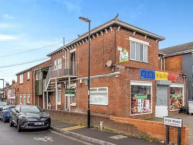 1 bedroom Flat to rent, Shirley Road, Southampton, SO15 £900.