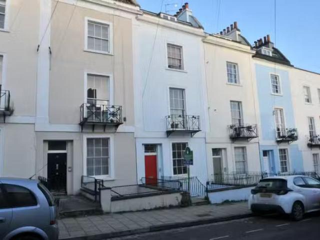 1 bedroom Flat to rent, Southleigh Road, Clifton, BS8 £1,100.