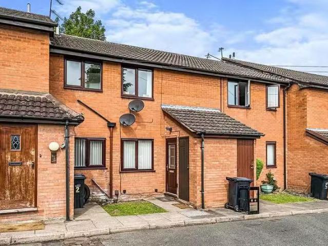 1 bedroom Flat to rent, Tansey Court, Birds Meadow, DY5 £750.