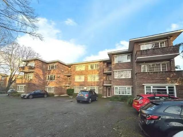 1 bedroom Flat to rent, The Lodge, Banister Road, SO15 £850 pcm