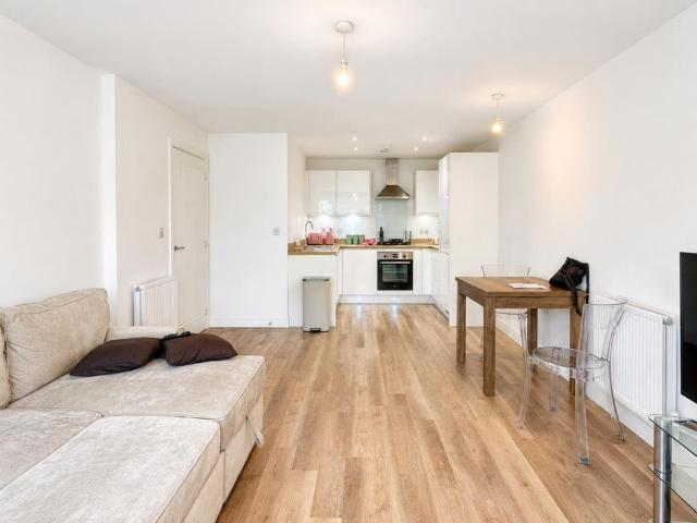 1 bedroom Flat To Rent Total Size: 553 SQ FT