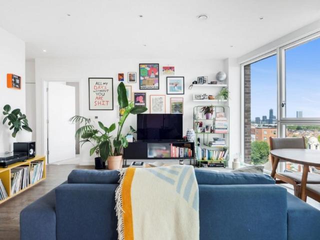 1 bedroom Flat To Rent Total Size: 605 SQ FT