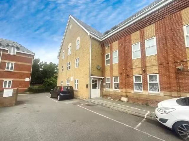 1 bedroom Flat to rent, Trafalgar Street, Gillingham, ME7 £92.