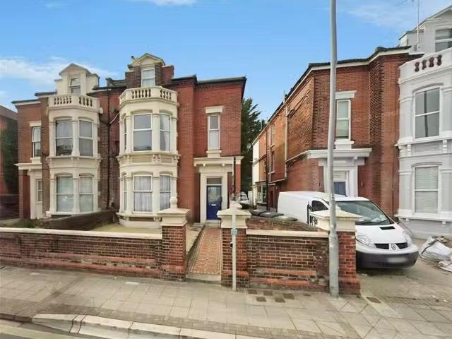 1 bedroom Flat to rent, Victoria Road North, Southsea, PO5 £7.