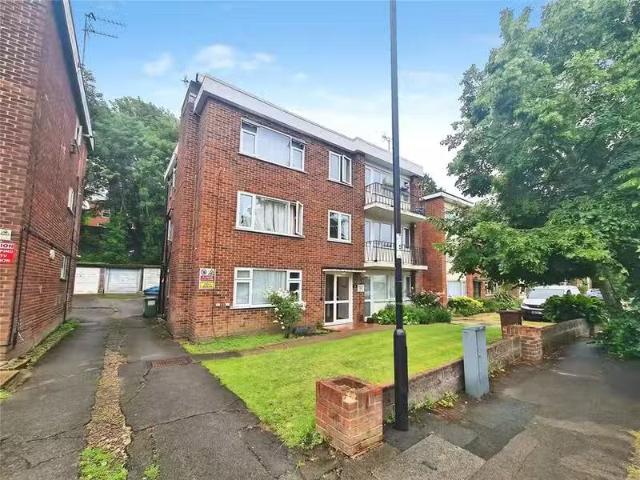 1 bedroom Flat to rent, Woodside Road, Southampton, SO17 £850.