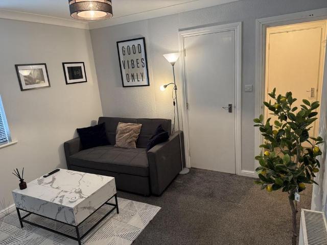 1 bedroom flat to rent