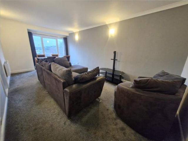 2 bedroom flat to rent