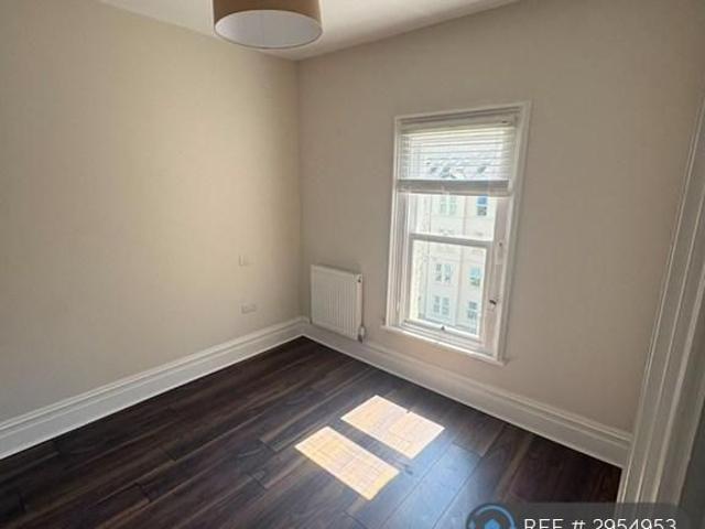 3 bedroom flat to rent