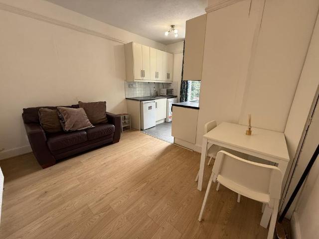 1 bedroom flat to rent