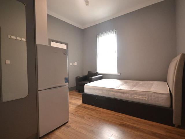 1 bedroom Flat To Rent