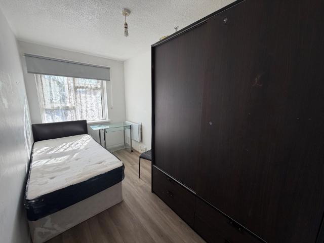 1 bedroom house share to rent