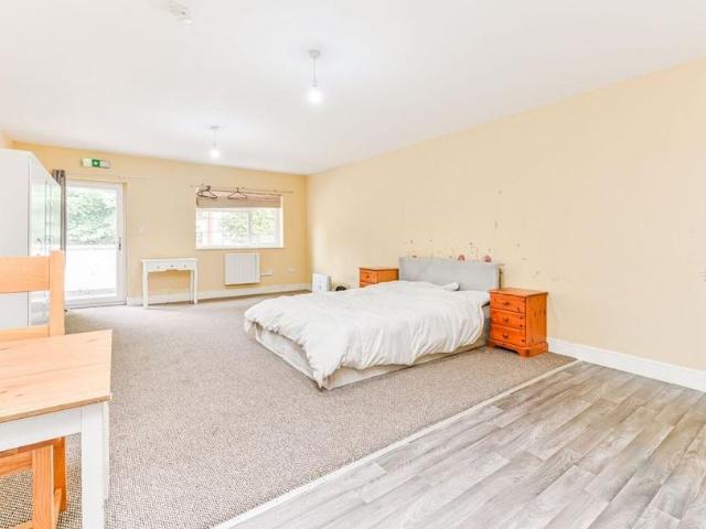 Studio to rent