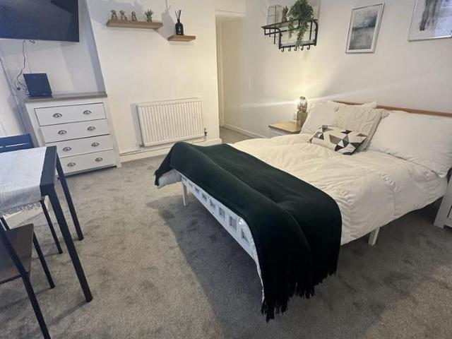1 bedroom flat to rent