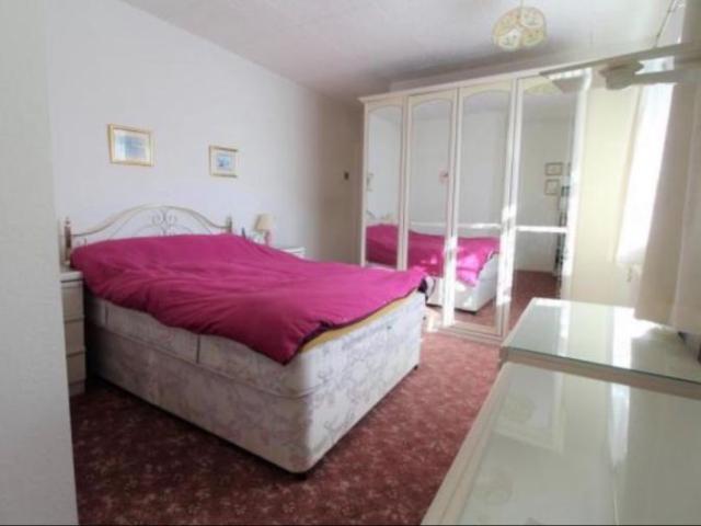 1 bedroom in a house share to rent