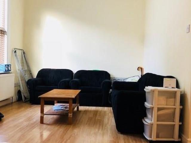 1 bedroom in a house share to rent