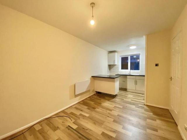 1 bedroom flat to rent