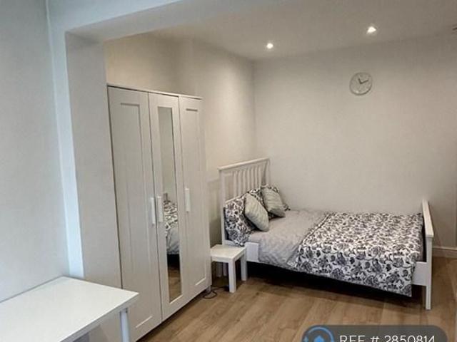 Studio to rent