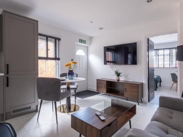 1 bedroom flat to rent