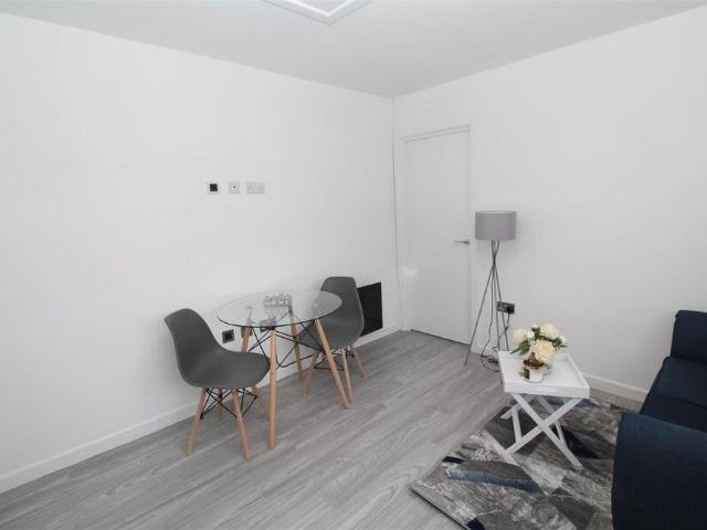 1 bedroom flat to rent