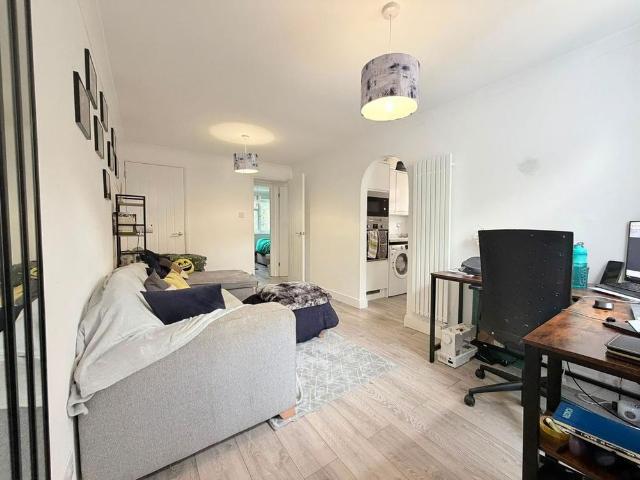 1 bedroom maisonette to rent