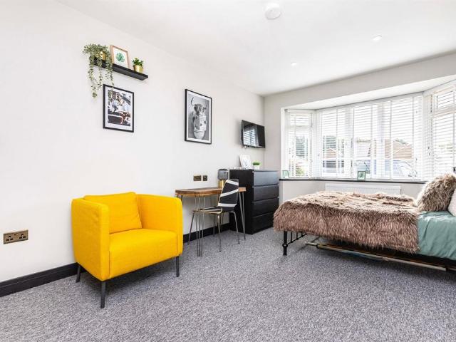 1 bedroom house of multiple occupation to rent