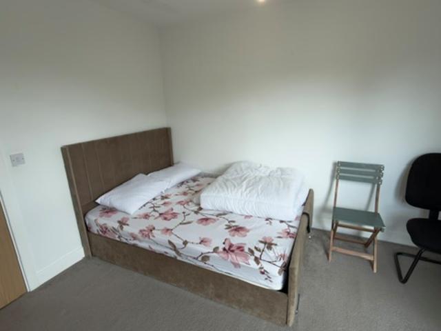 1 bedroom in a house share to rent