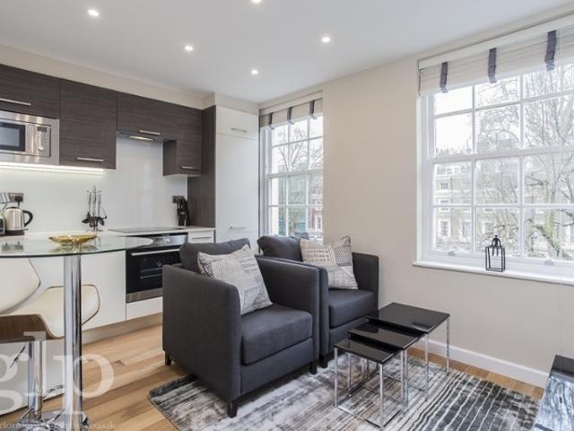 1 Bedroom Flat, Alleyn Court, Sussex Gardens, Hyde Park W2