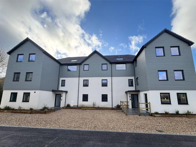 1 BEDROOM Flat / Apartment