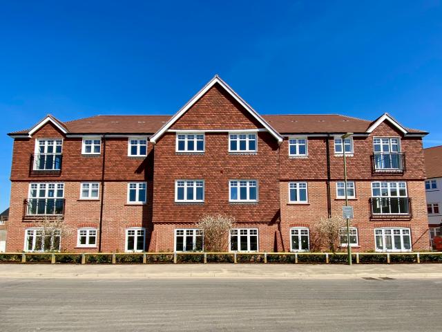 1 BEDROOM Flat / Apartment