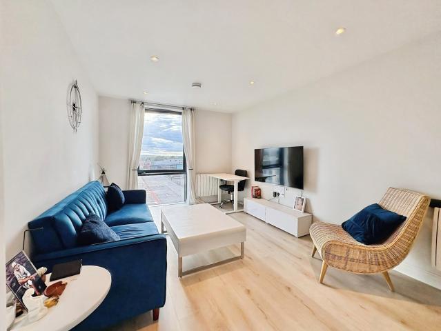 1 BEDROOM Flat / Apartment