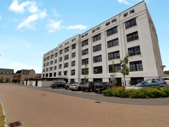 1 BEDROOM Flat / Apartment