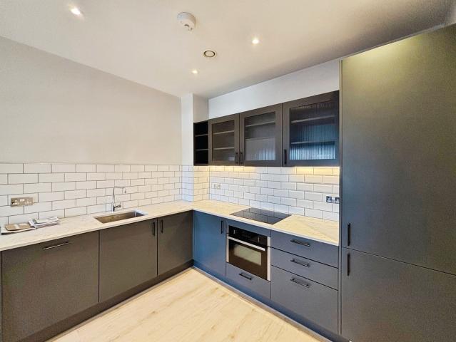 1 BEDROOM Flat / Apartment