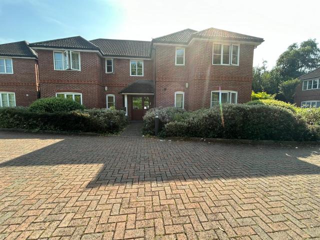 1 BEDROOM Flat / Apartment
