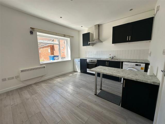 1 BEDROOM Flat / Apartment