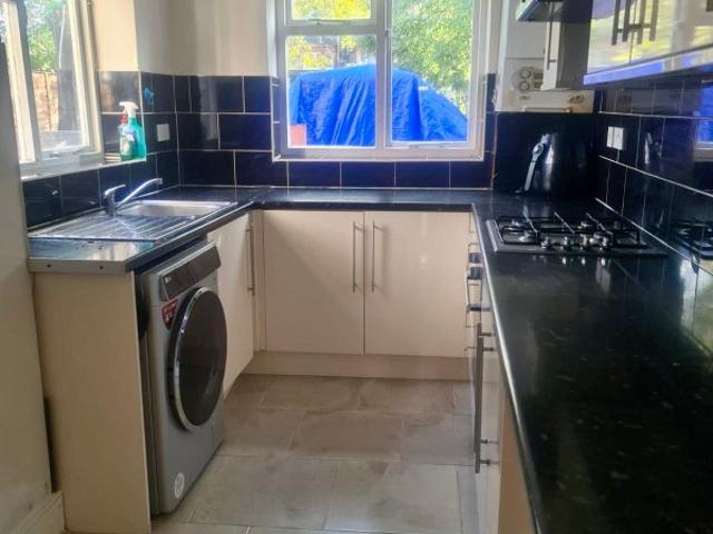 1 Bedroom Flat Available in Stamford Hill N16 *.