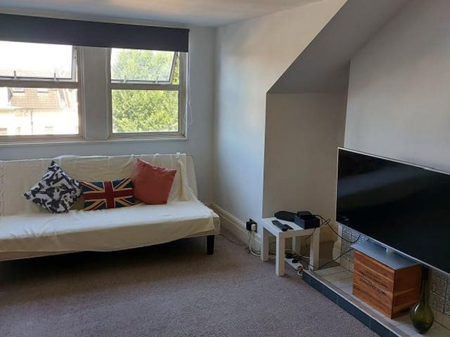 1 bedroom flat close to Hove station
